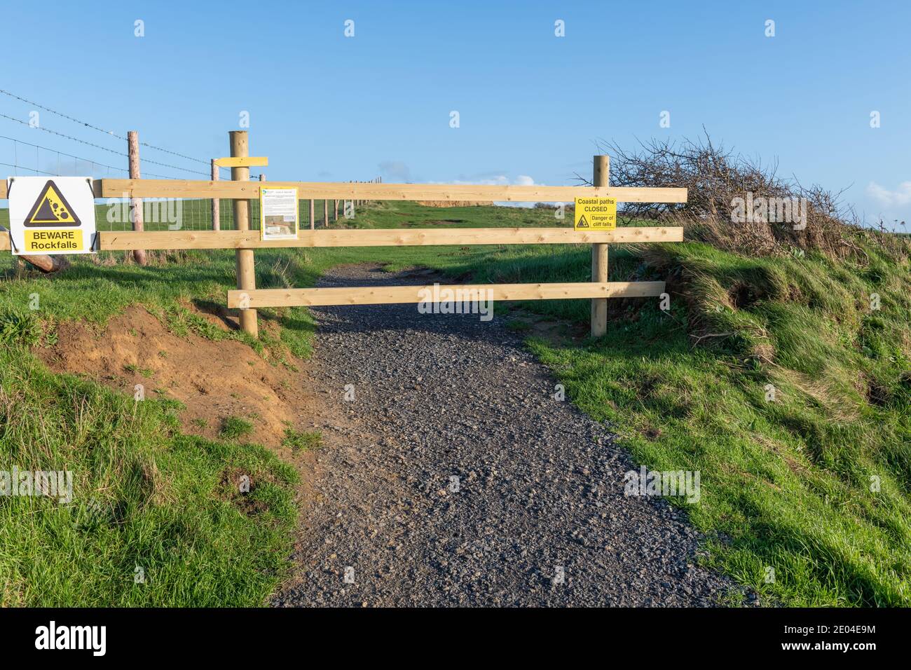 Barricade footpath barricade hi-res stock photography and images - Alamy