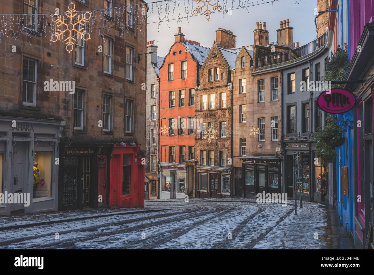 Scottish street snow hi-res stock photography and images - Alamy