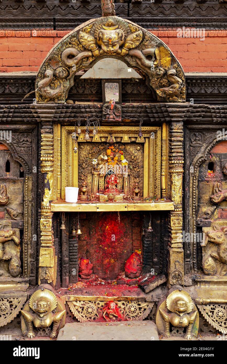 Small hindu temple hi-res stock photography and images - Alamy