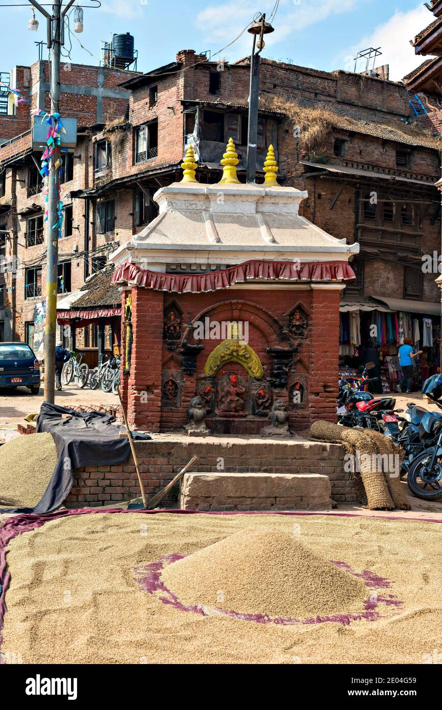 View small hindu temple hi-res stock photography and images - Alamy