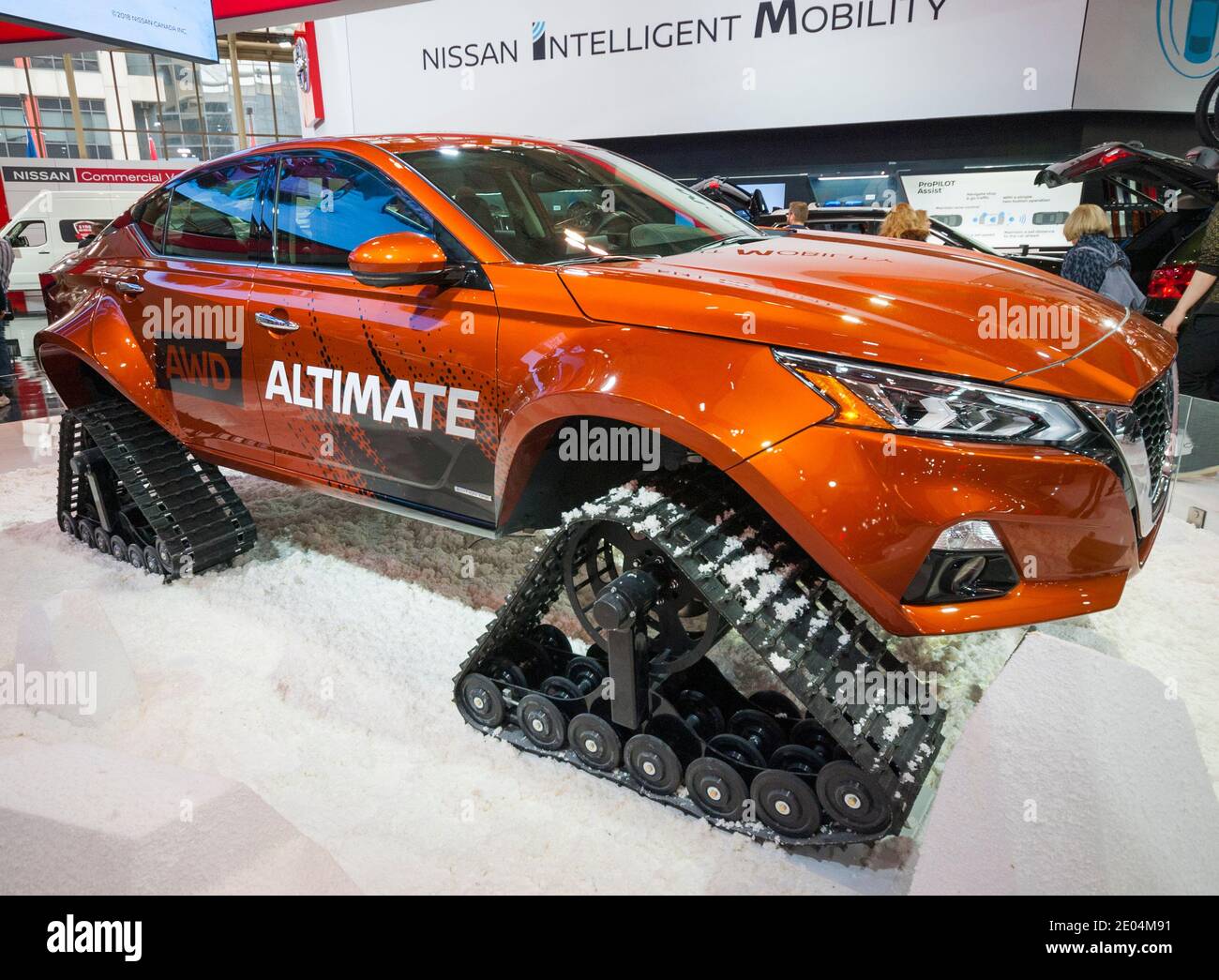 Dominator tracks hi-res stock photography and images - Alamy