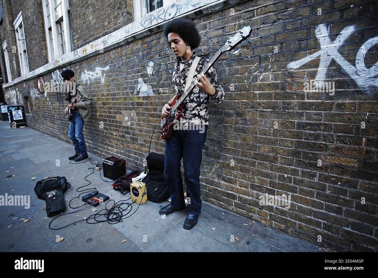Performens hi-res stock photography and images - Alamy