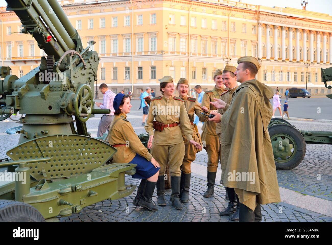 ST.PETERSBURG, RUSSIA - AUGUST 08, 2017: Gun crew soldier anti-aircraft ...