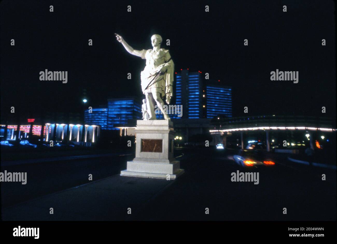 Caesar's palace statue hi-res stock photography and images - Alamy