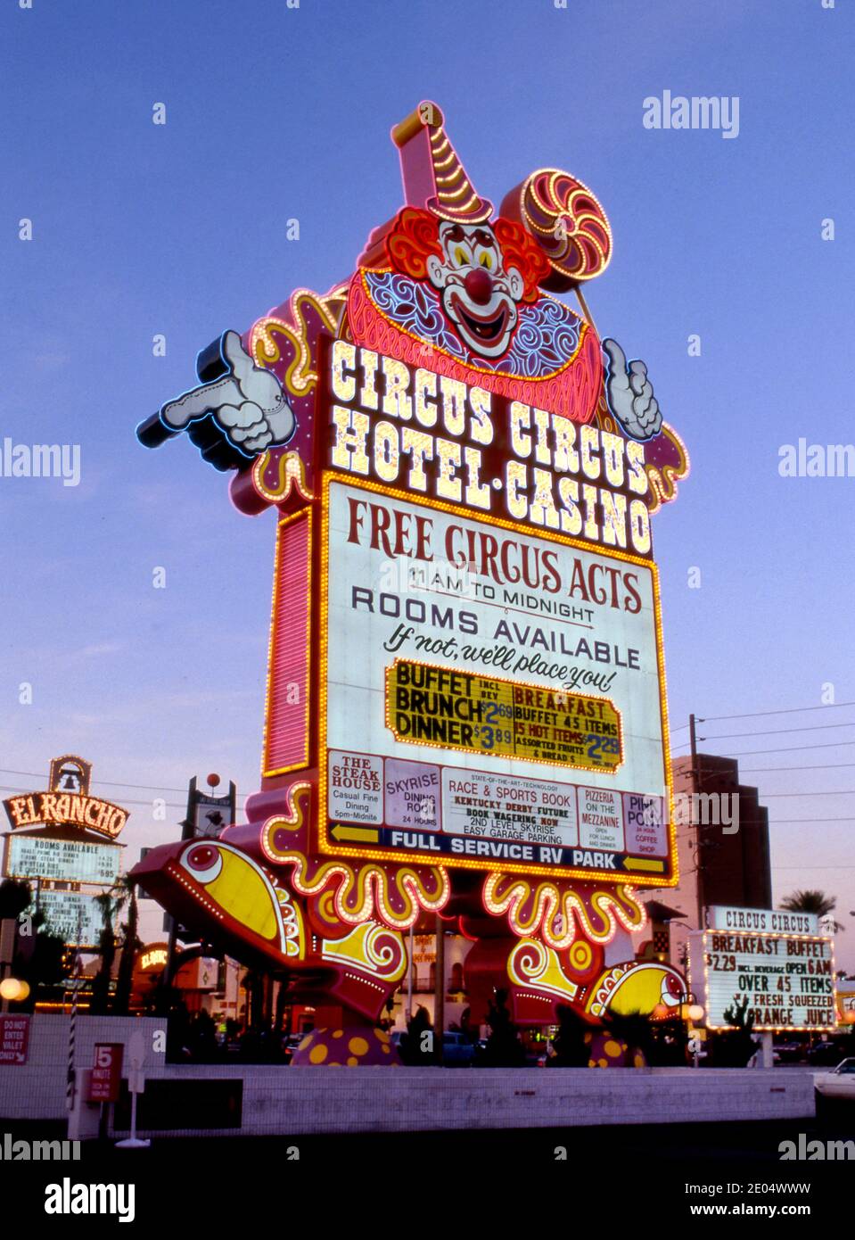 Vintage circus circus hi-res stock photography and images - Alamy