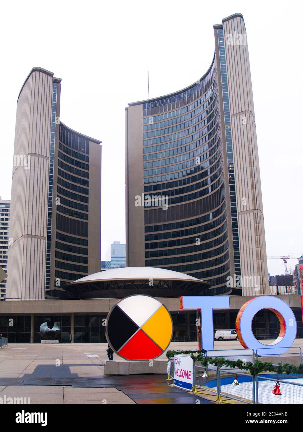 Life On Queen Street Toronto Stock Photo - Alamy