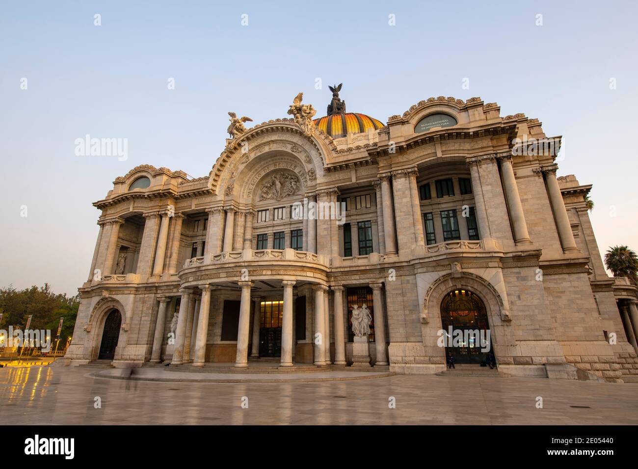 Palacio de Bellas Artes Palace of Fine Arts in historic center of ...