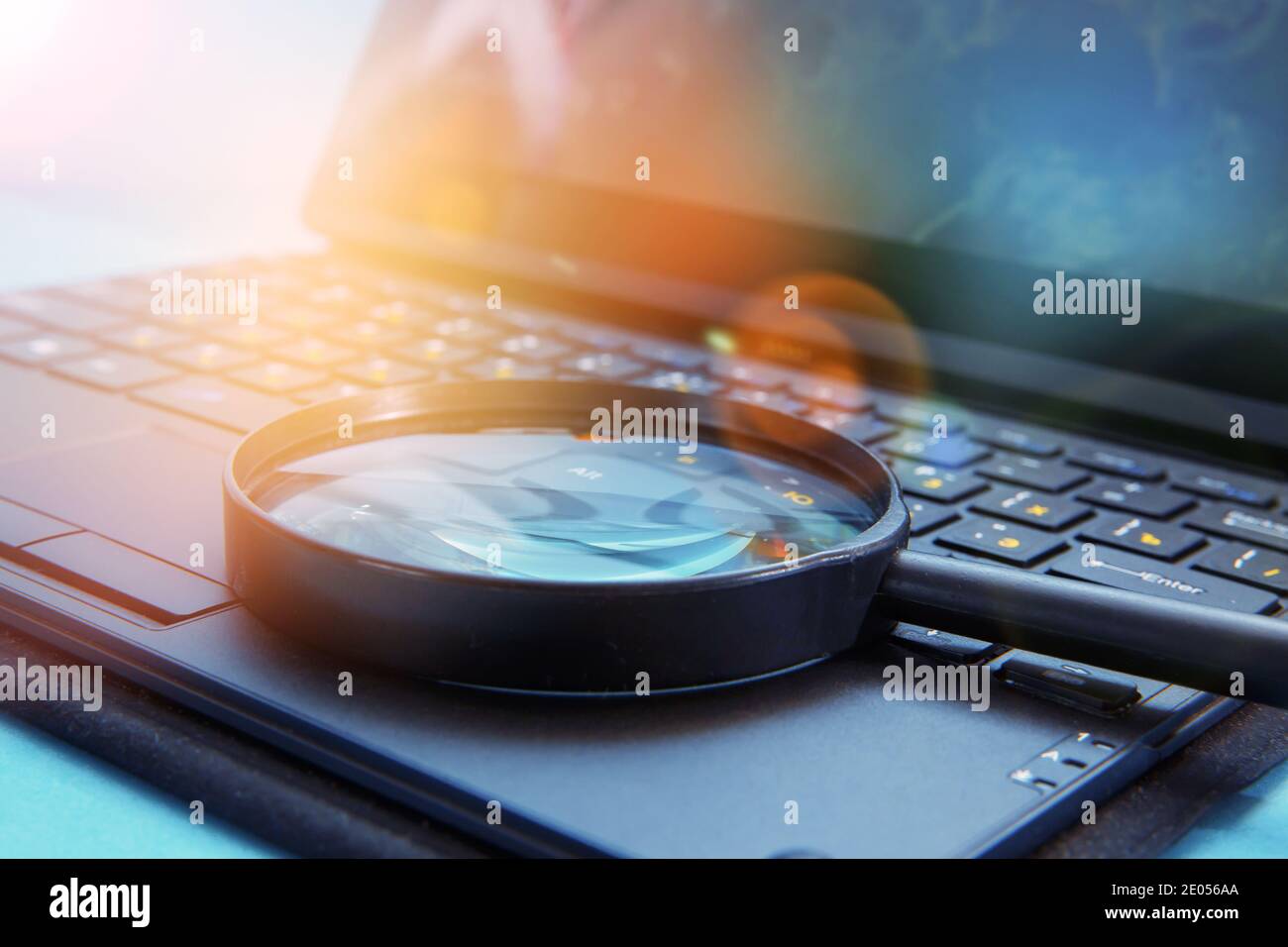 Detective magnify glass computer hi-res stock photography and images ...