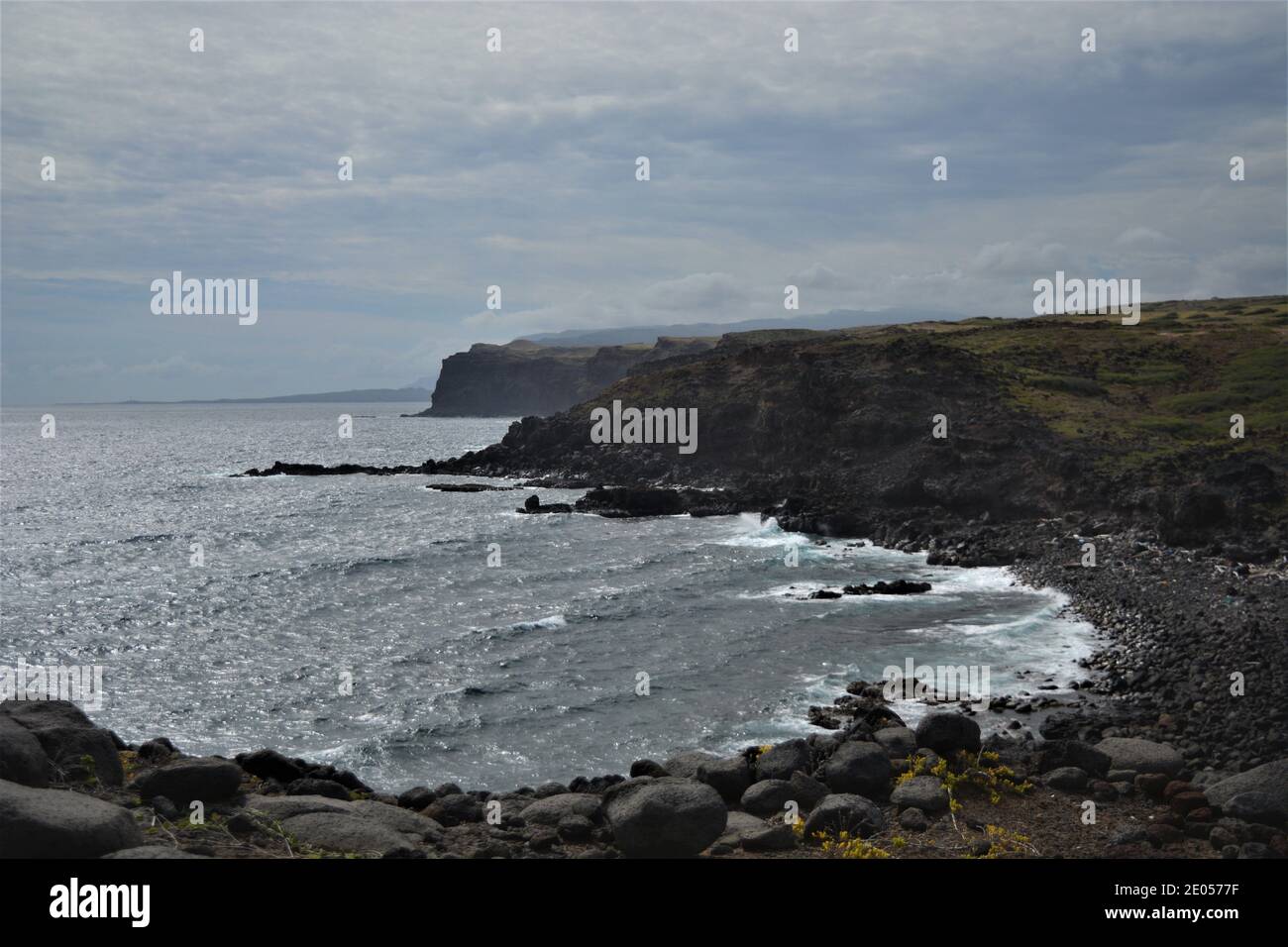 Molokai cliffs hi-res stock photography and images - Alamy