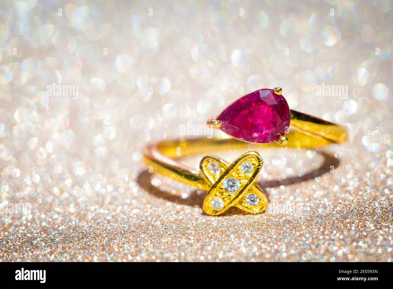 Teardrop shape hi-res stock photography and images - Alamy