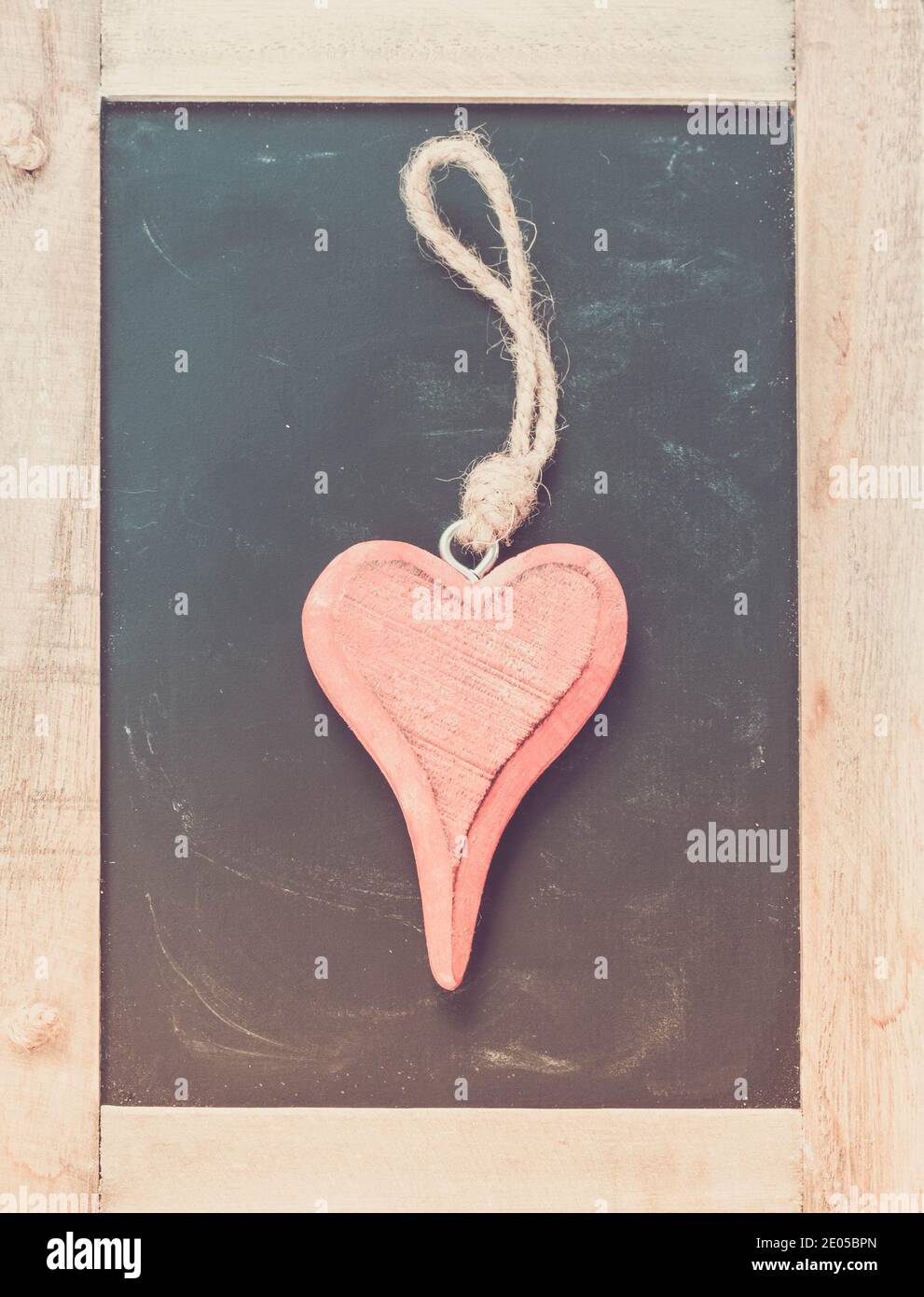 Heart shaped knot art hi-res stock photography and images - Alamy