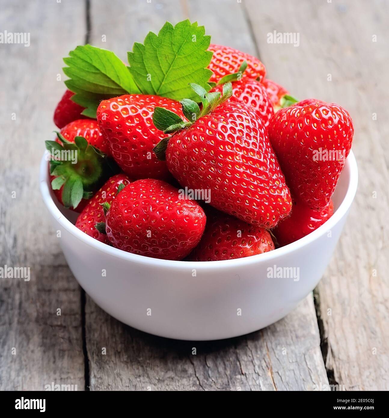 Strawberry tables hi-res stock photography and images - Alamy