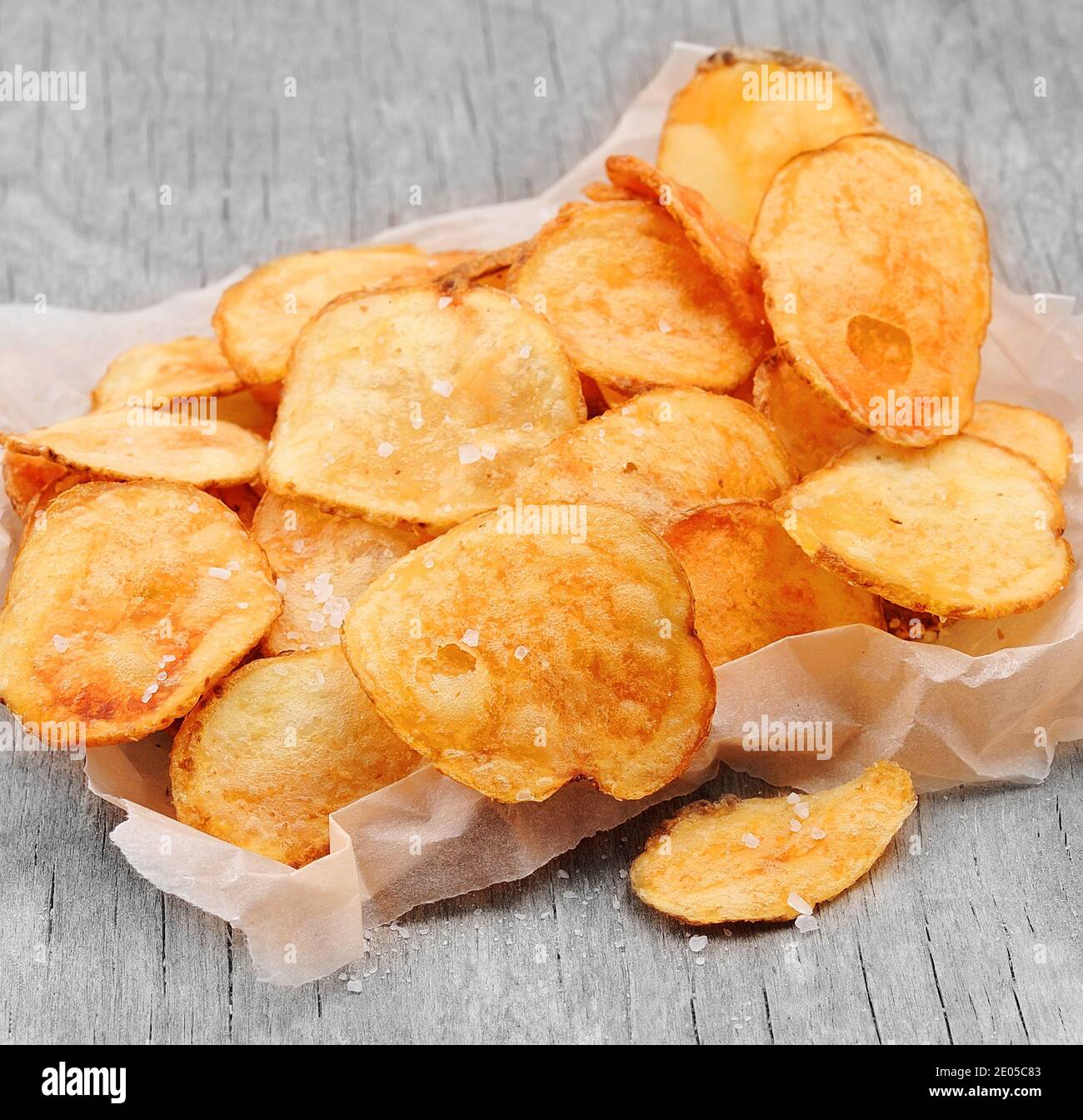 Homemade potato chips hi-res stock photography and images - Alamy