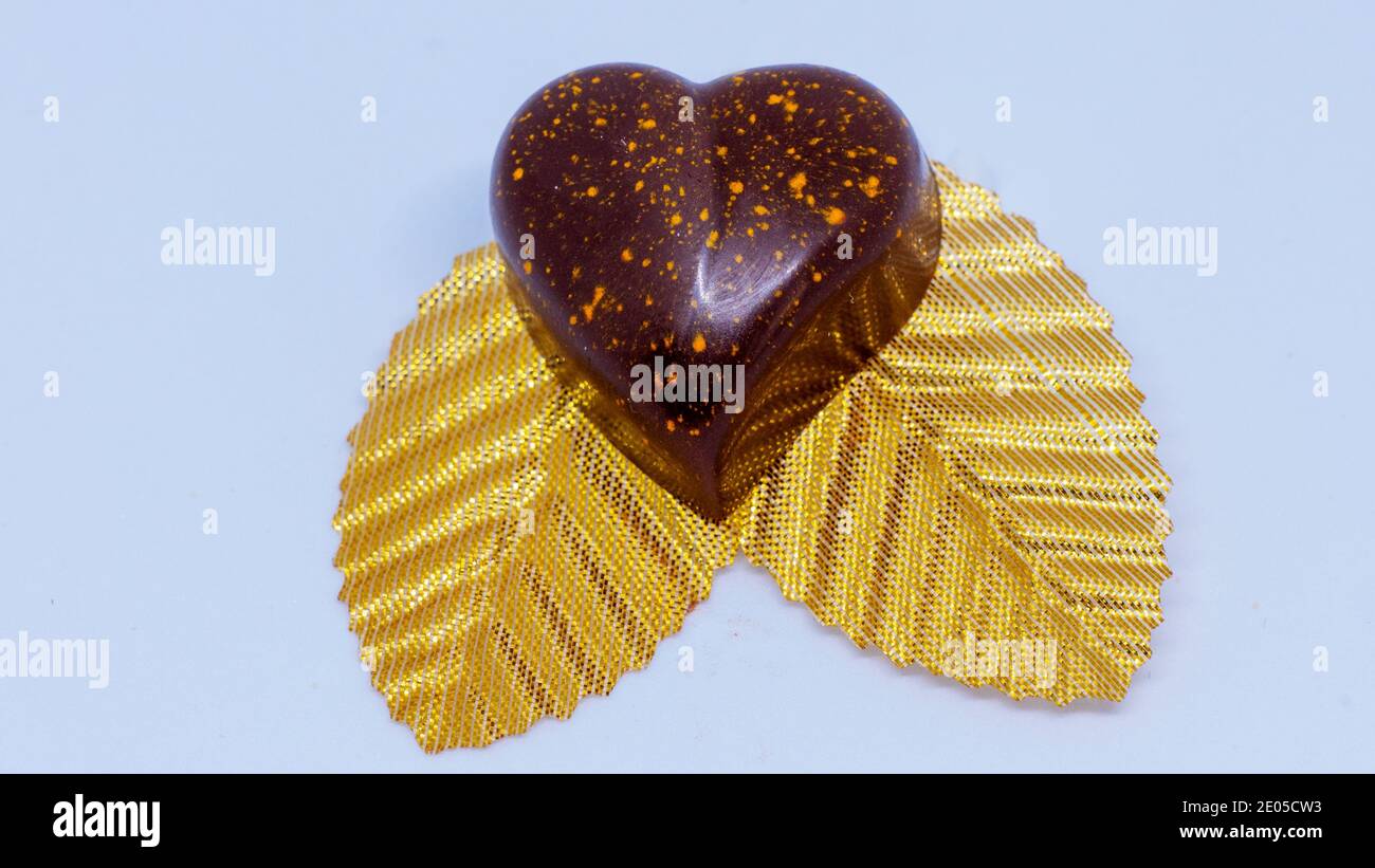 Golden candy hi-res stock photography and images - Alamy