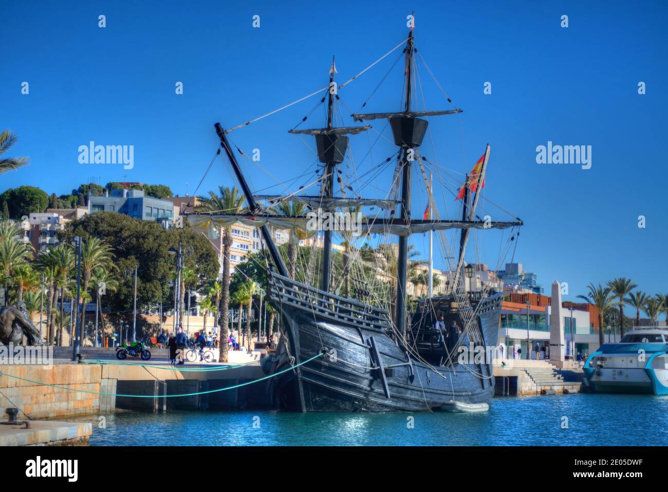 Tourist pirate ship hi-res stock photography and images - Alamy