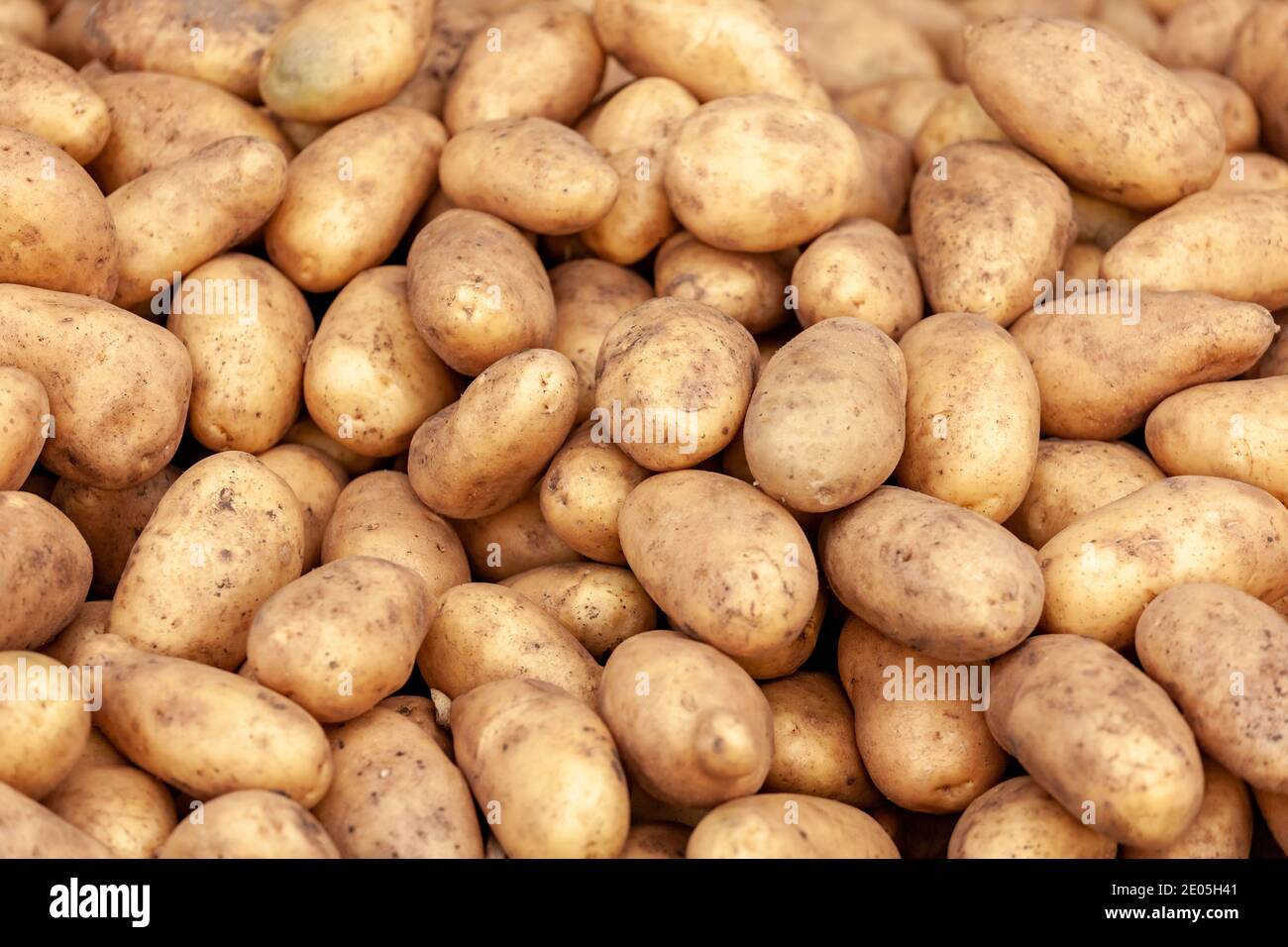 Potatoes on sale on a farmers market stall, vagetable Stock Photo - Alamy