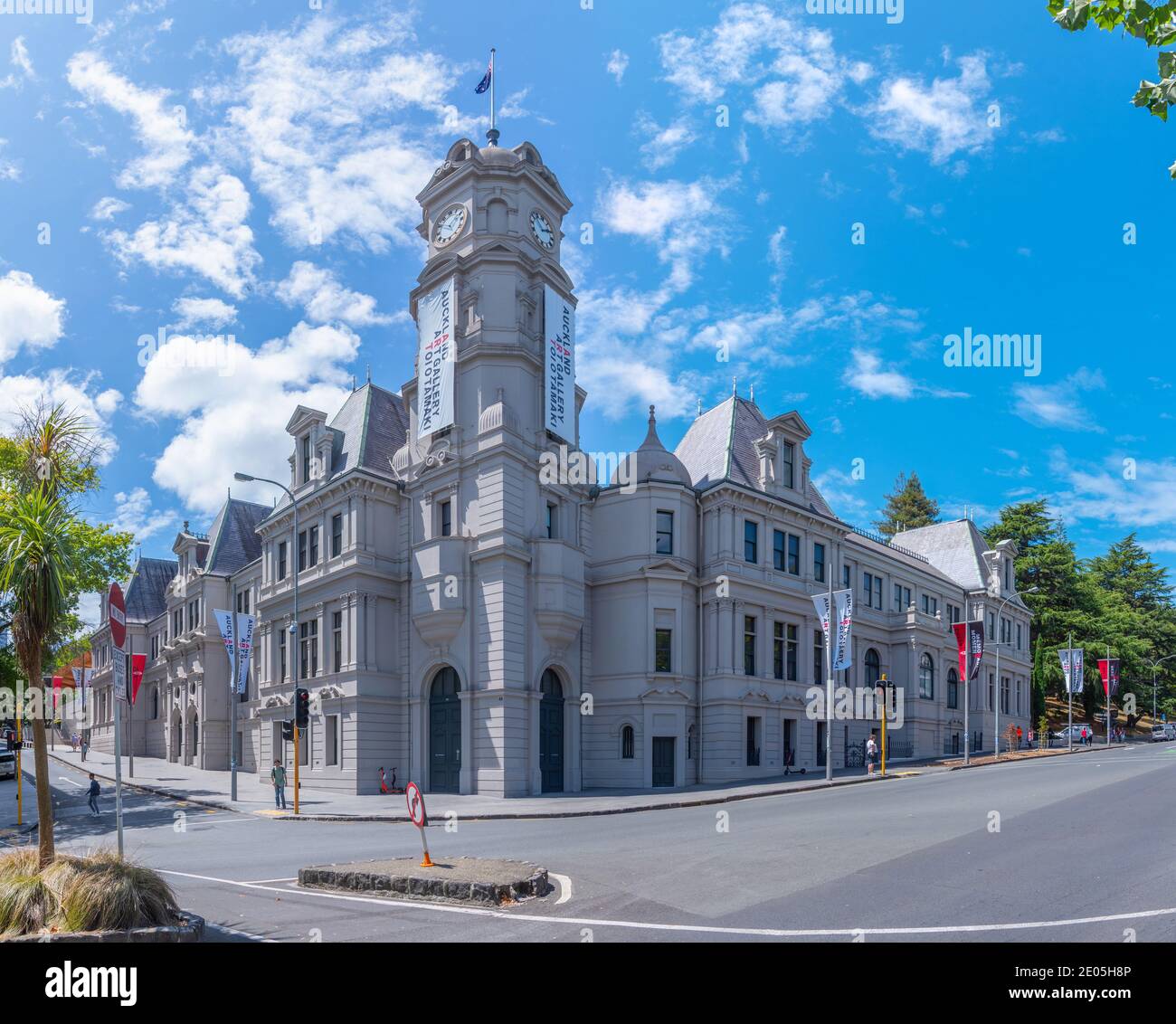 Auckland art gallery (main gallery) hi-res stock photography and images ...