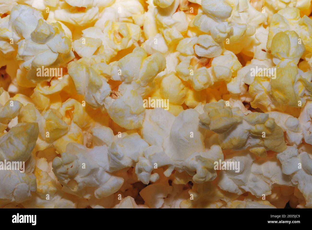 Hot popcorn hi-res stock photography and images - Alamy