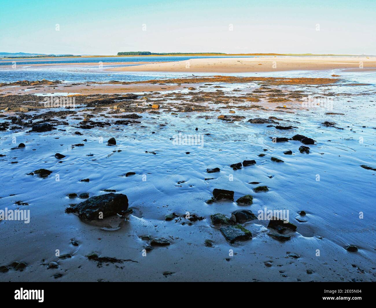 Northumberland beach rocks hi-res stock photography and images - Alamy