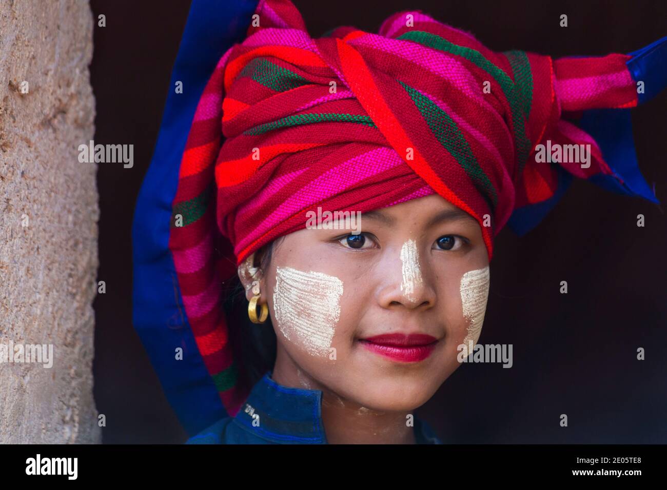 Myanmar girl traditional thanakha burmese hi-res stock photography and ...