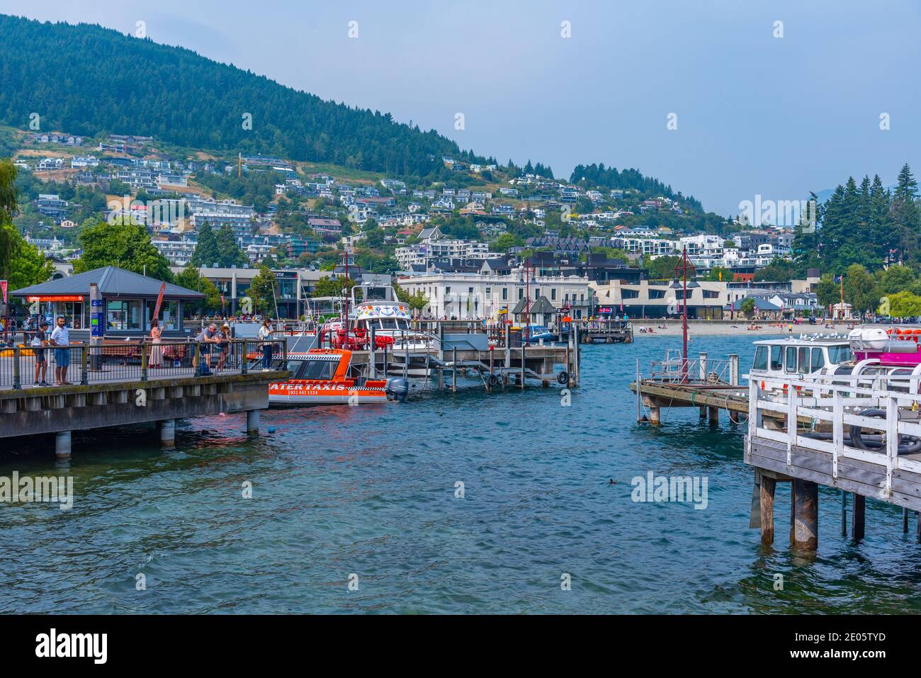 QUEENSTOWN, NEW ZEALAND, JANUARY 28, 2020: View of waterfront of ...