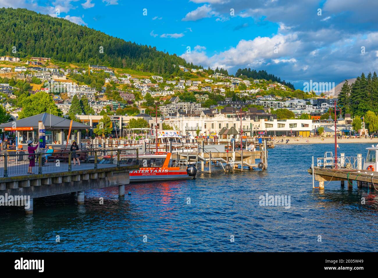 QUEENSTOWN, NEW ZEALAND, JANUARY 27, 2020: View of waterfront of ...