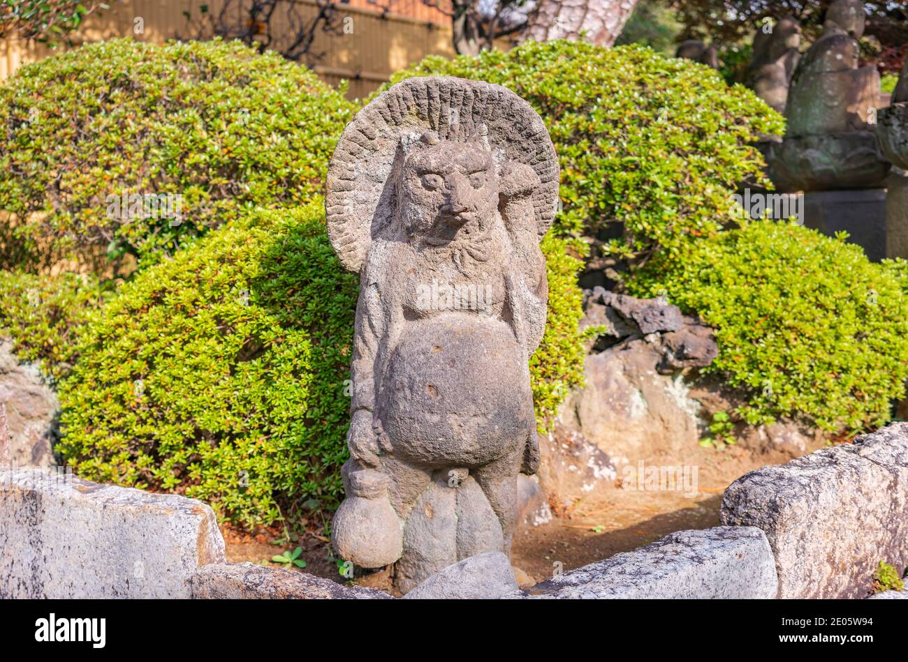 Tanuki statue hi-res stock photography and images - Alamy