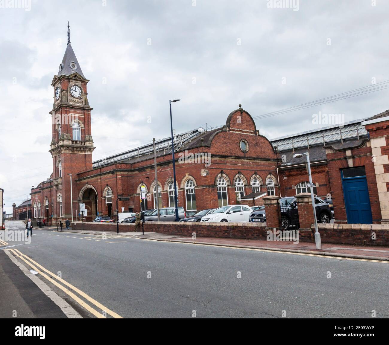 Darlington station hi-res stock photography and images - Alamy