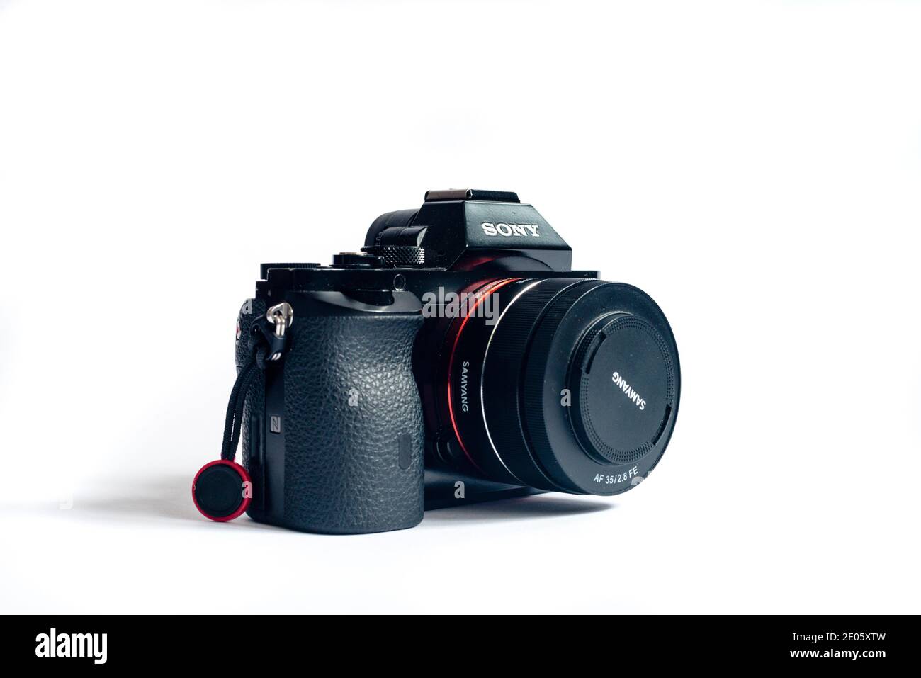 Mirrorless camera hi-res stock photography and images - Alamy