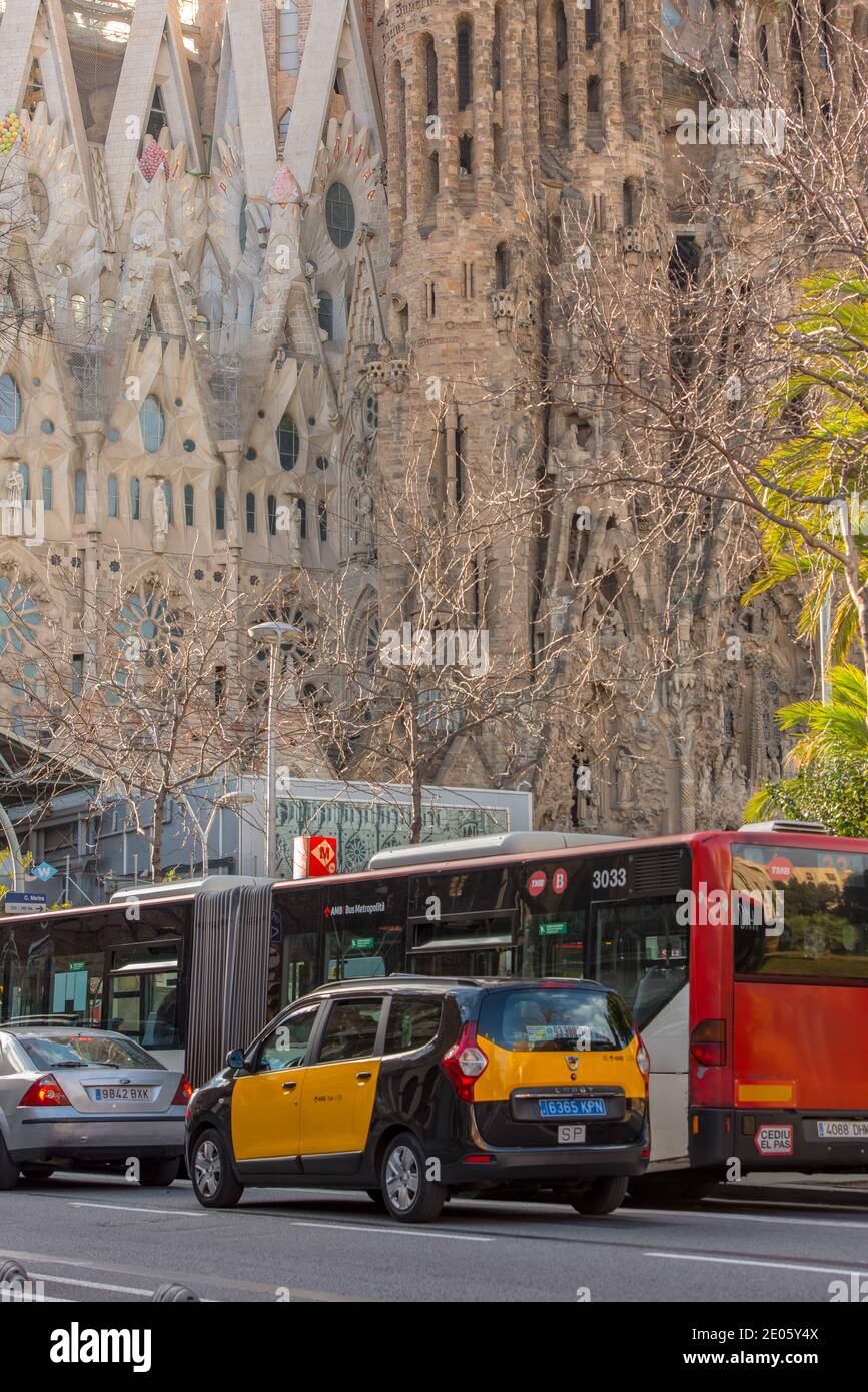 Basicila and expiatory church of the holy family hi-res stock ...