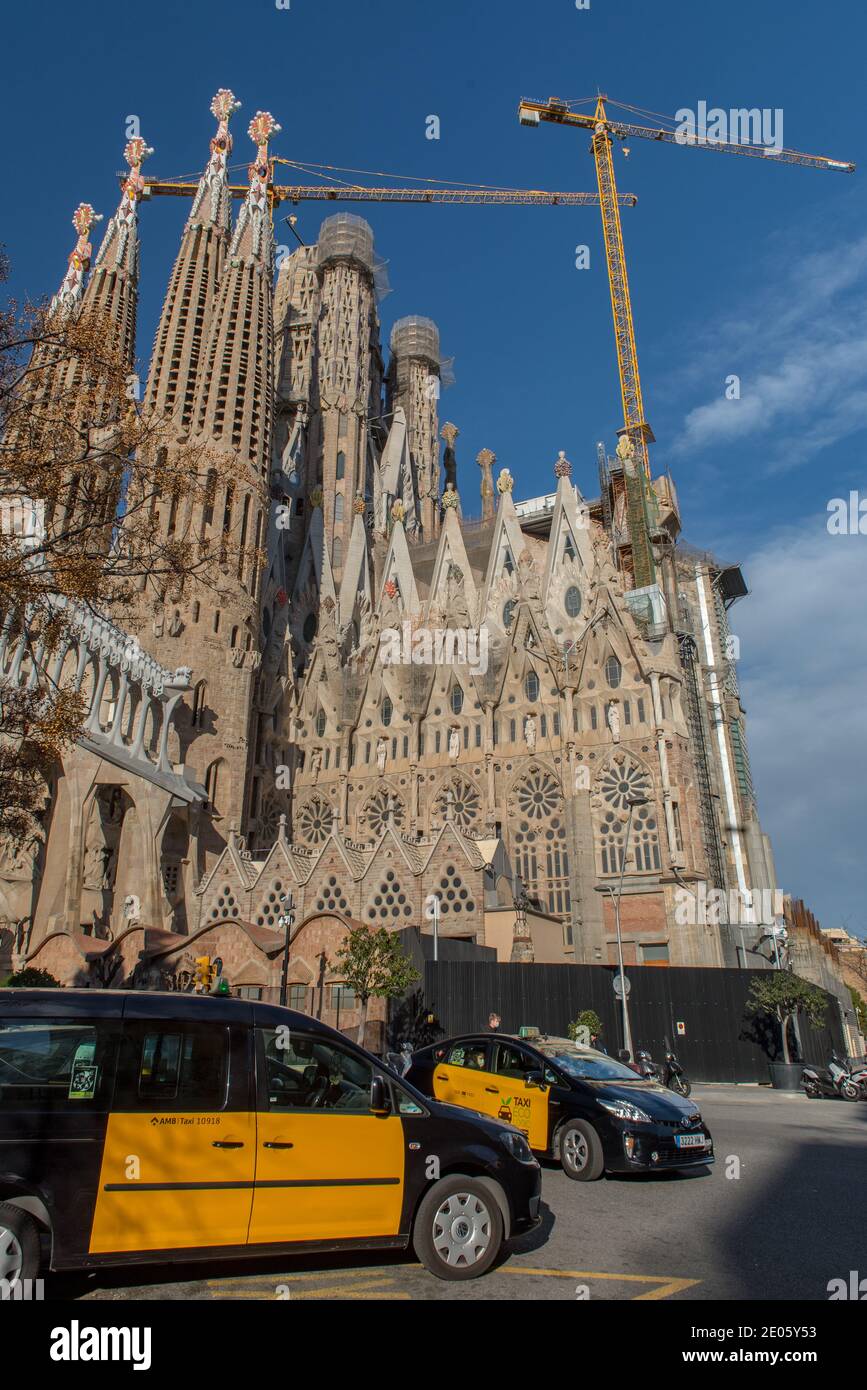 Basicila and expiatory church of the holy family hi-res stock ...