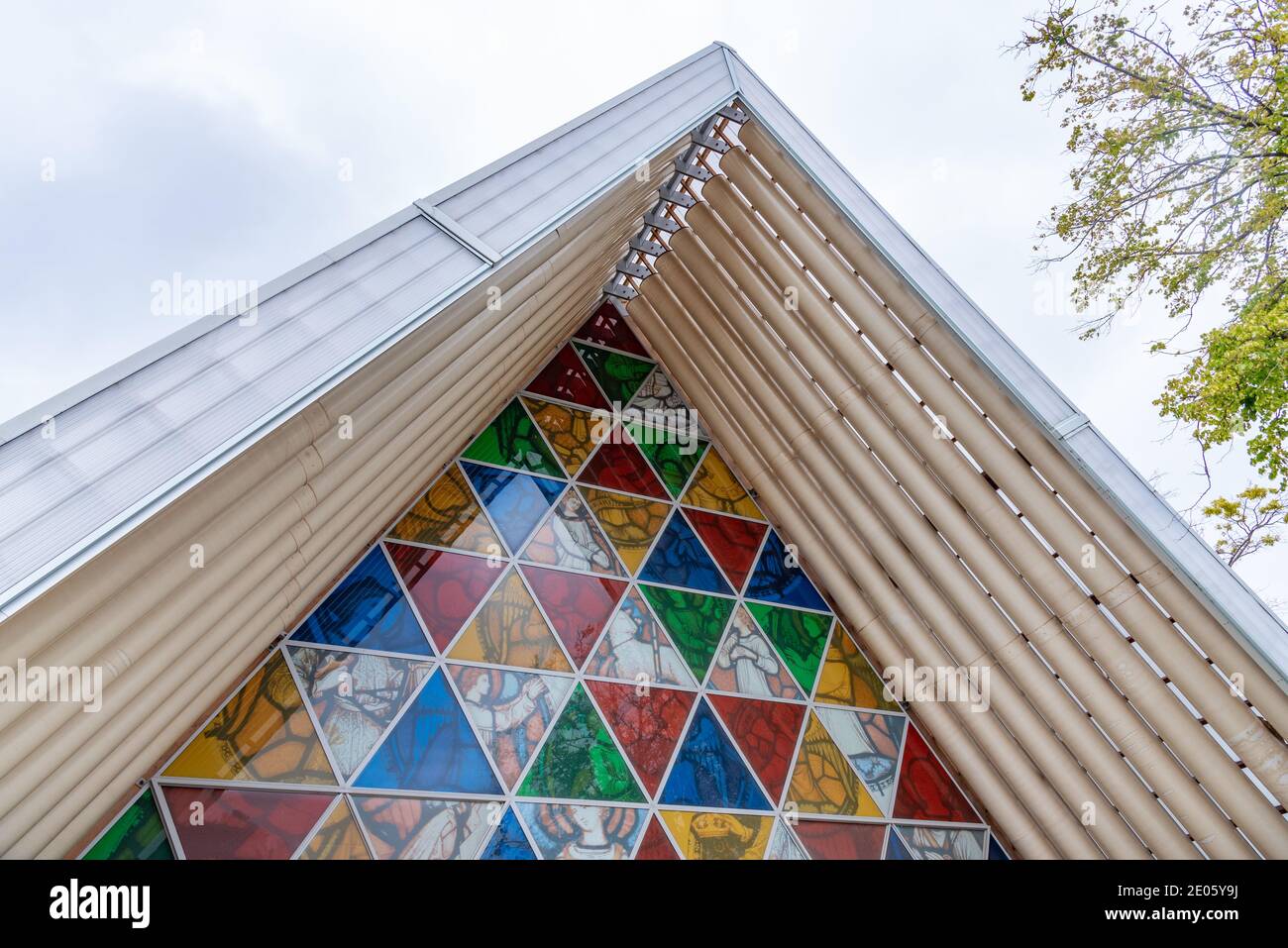 Earthquake building triangle hi-res stock photography and images - Alamy