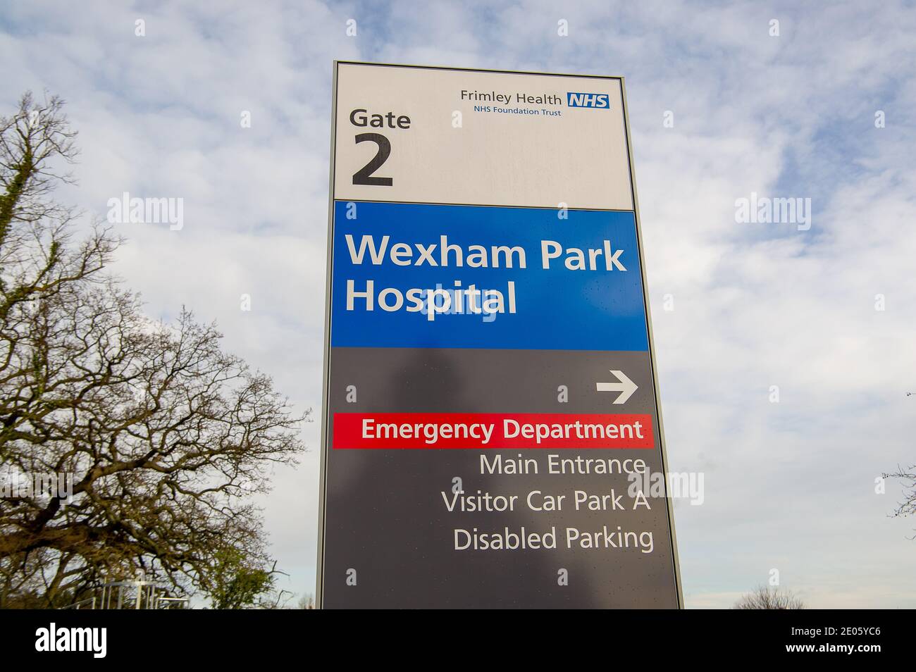 Slough, Berkshire, UK. 30th December, 2020. Wexham Park Hospital in ...