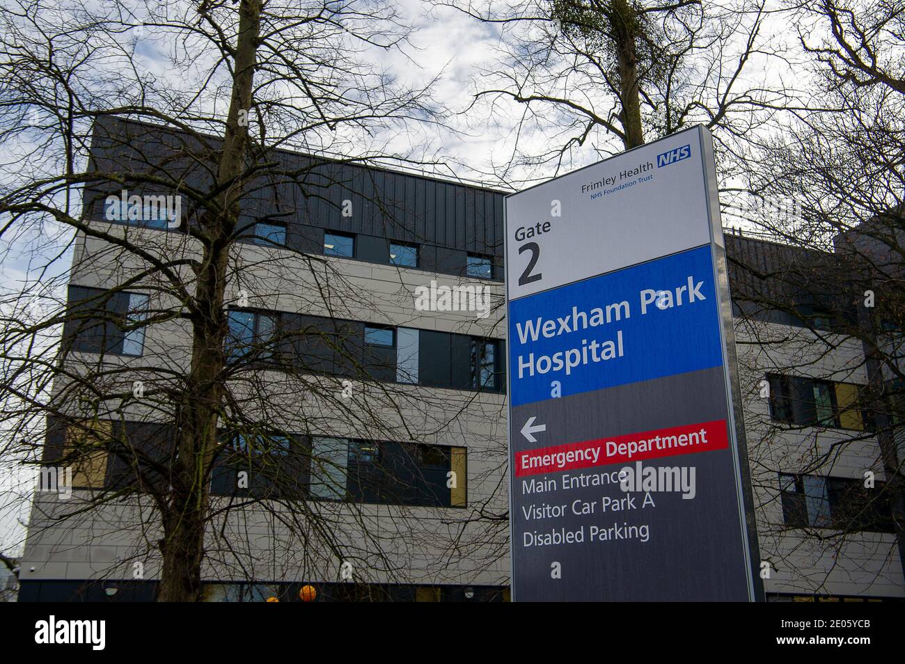 Slough, Berkshire, UK. 30th December, 2020. Wexham Park Hospital in ...