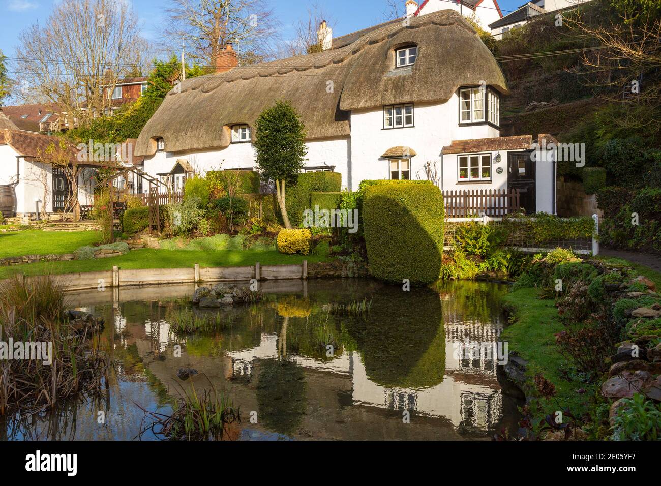 Village pond wiltshire hi-res stock photography and images - Alamy