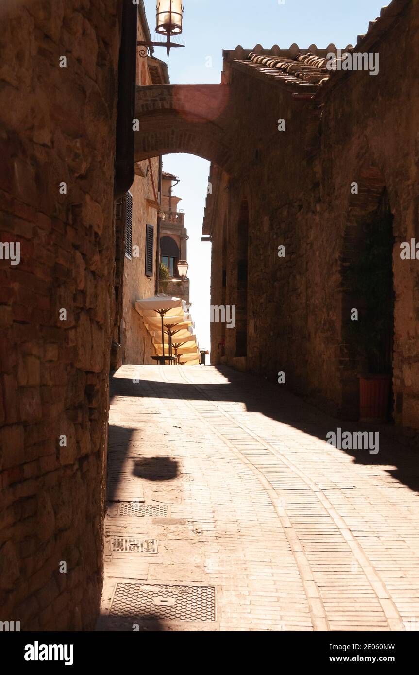 Shaddy hi-res stock photography and images - Alamy