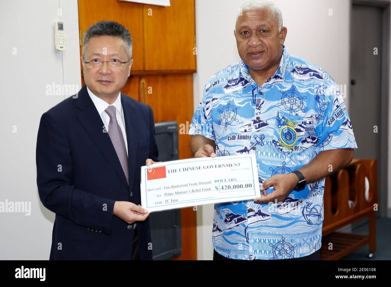 (201230) -- SUVA, Dec. 30, 2020 (Xinhua) -- Chinese Ambassador to Fiji ...