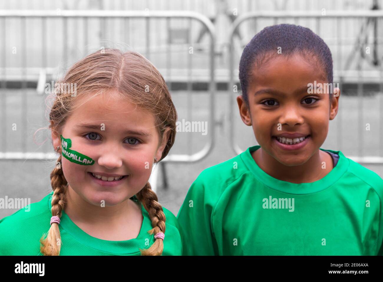 Team macmillan supporters hi-res stock photography and images - Alamy