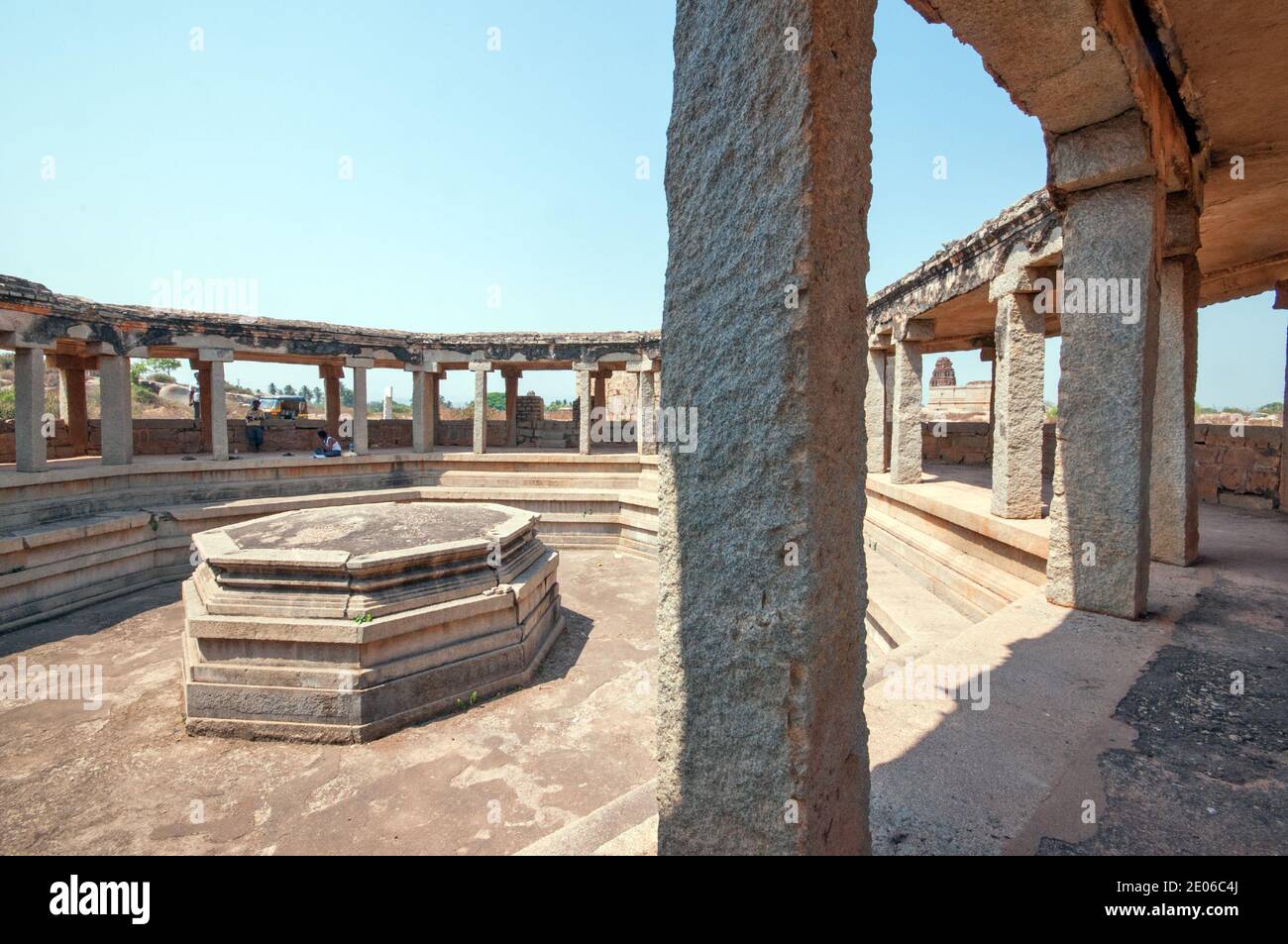 Hampi ruins hi-res stock photography and images - Alamy