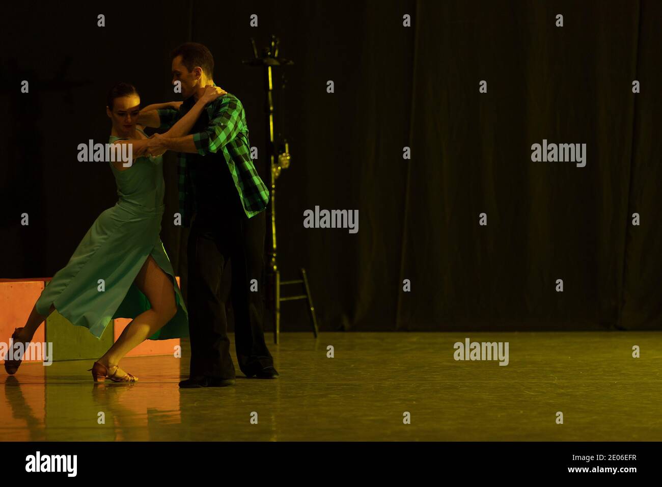 Hollywood actors on stage hi-res stock photography and images - Alamy