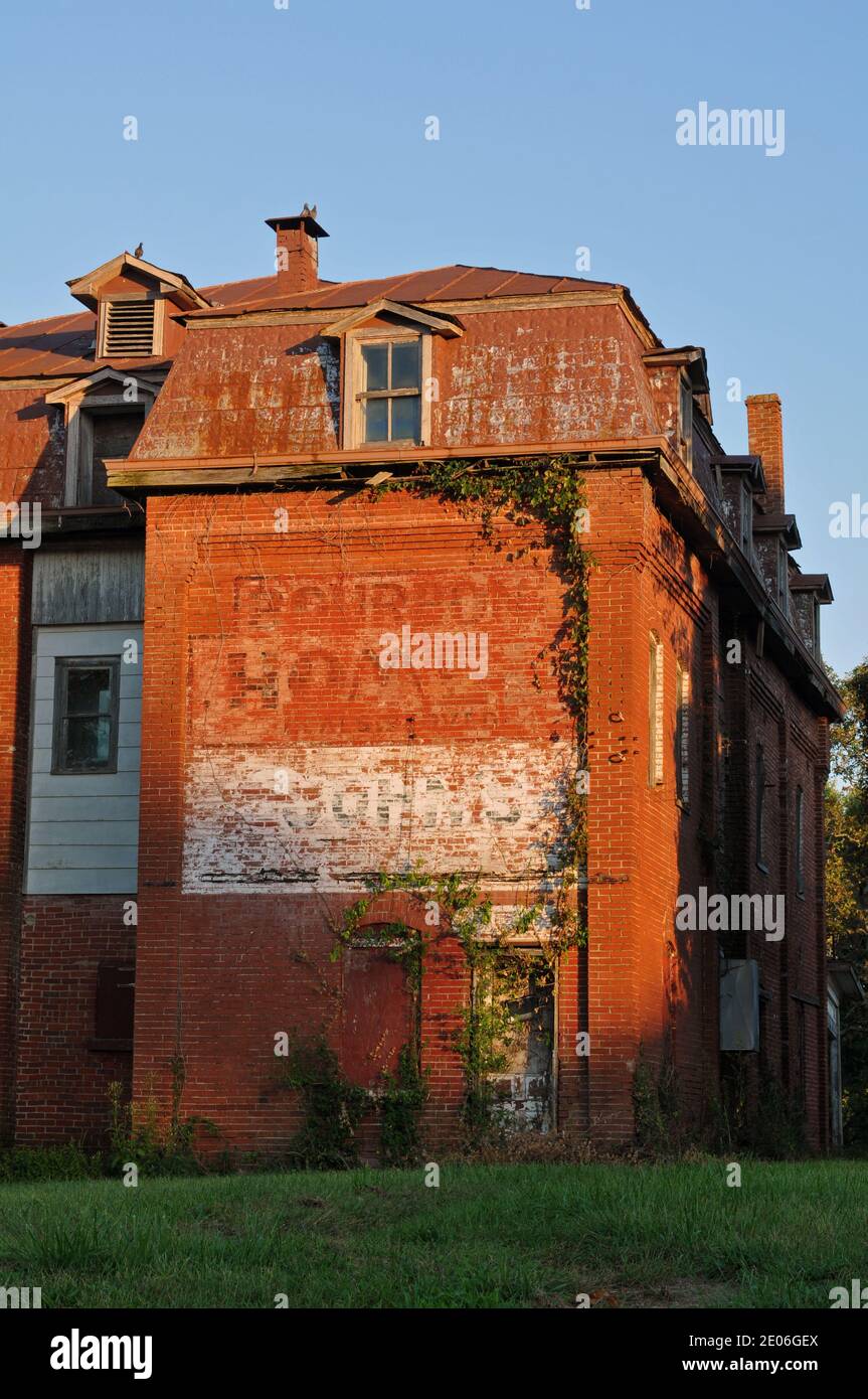 Ghost sign hi-res stock photography and images - Alamy