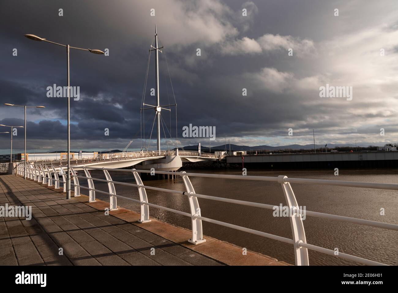 Pont y Ddraig footbridge at Rhyl harbour, North Wales Stock Photo - Alamy