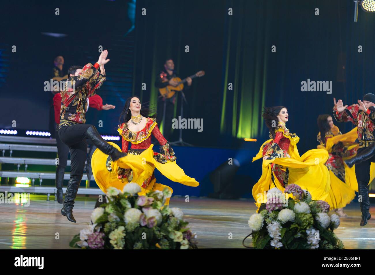 Russian folk singers hi-res stock photography and images - Alamy
