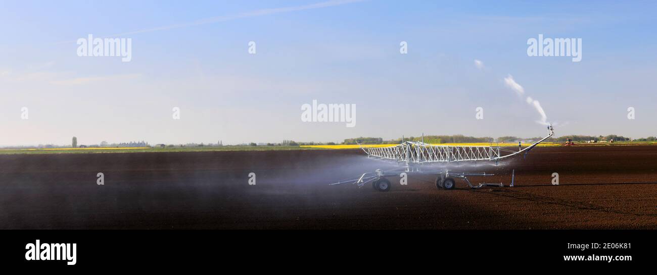 Self propelled irrigation system hi-res stock photography and images ...