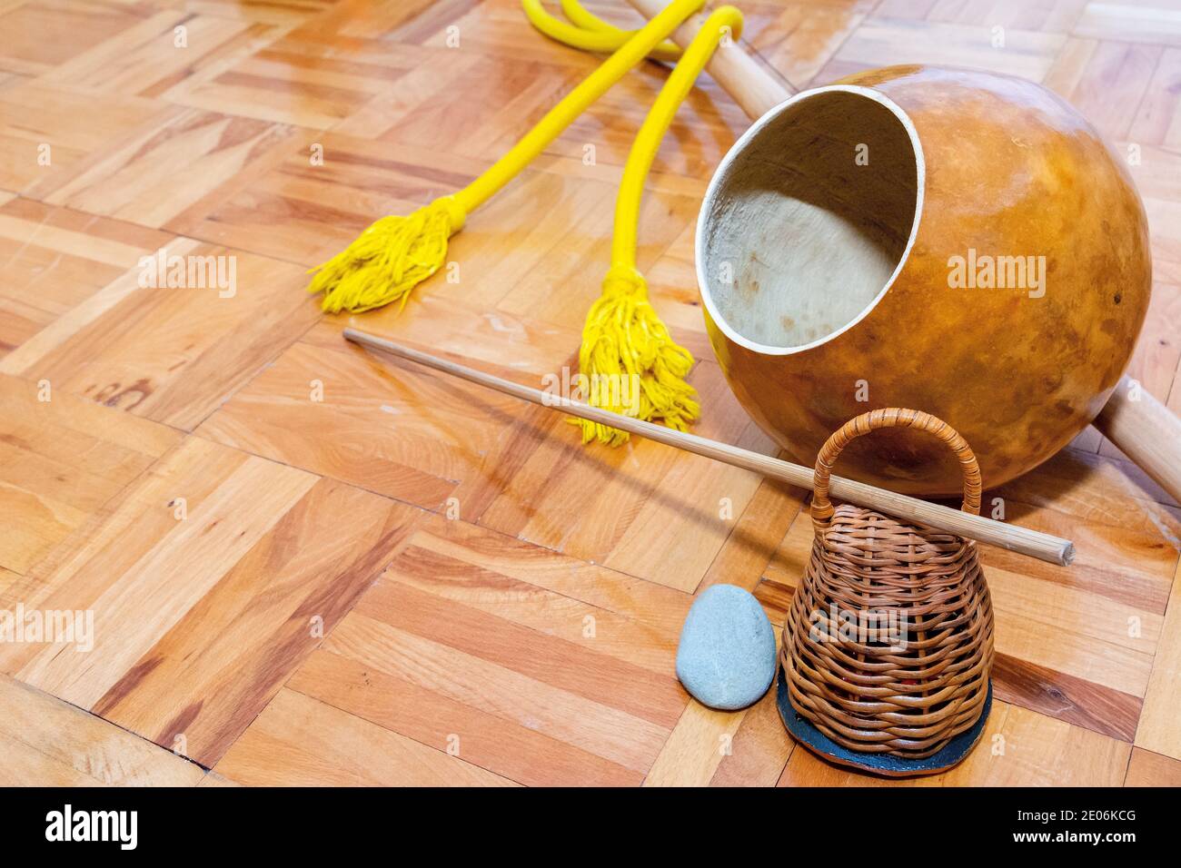 Berimbau hi-res stock photography and images - Alamy