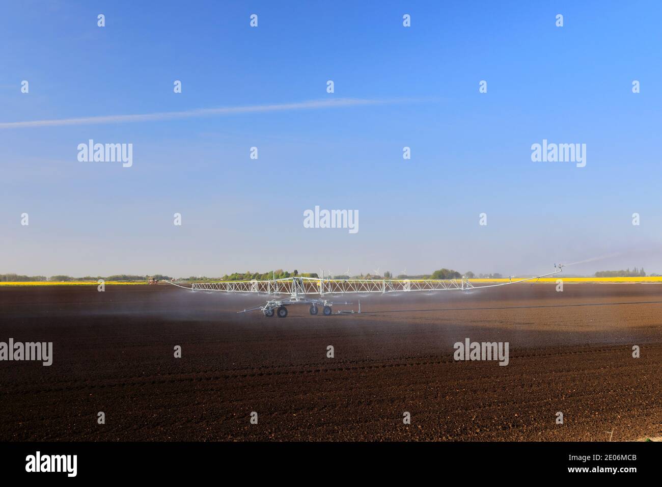 Self propelled irrigation system hi-res stock photography and images ...