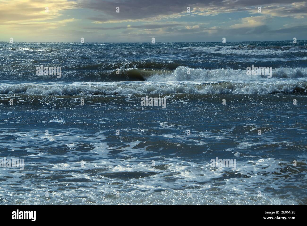 Atlantic ocean water surf hi-res stock photography and images - Alamy