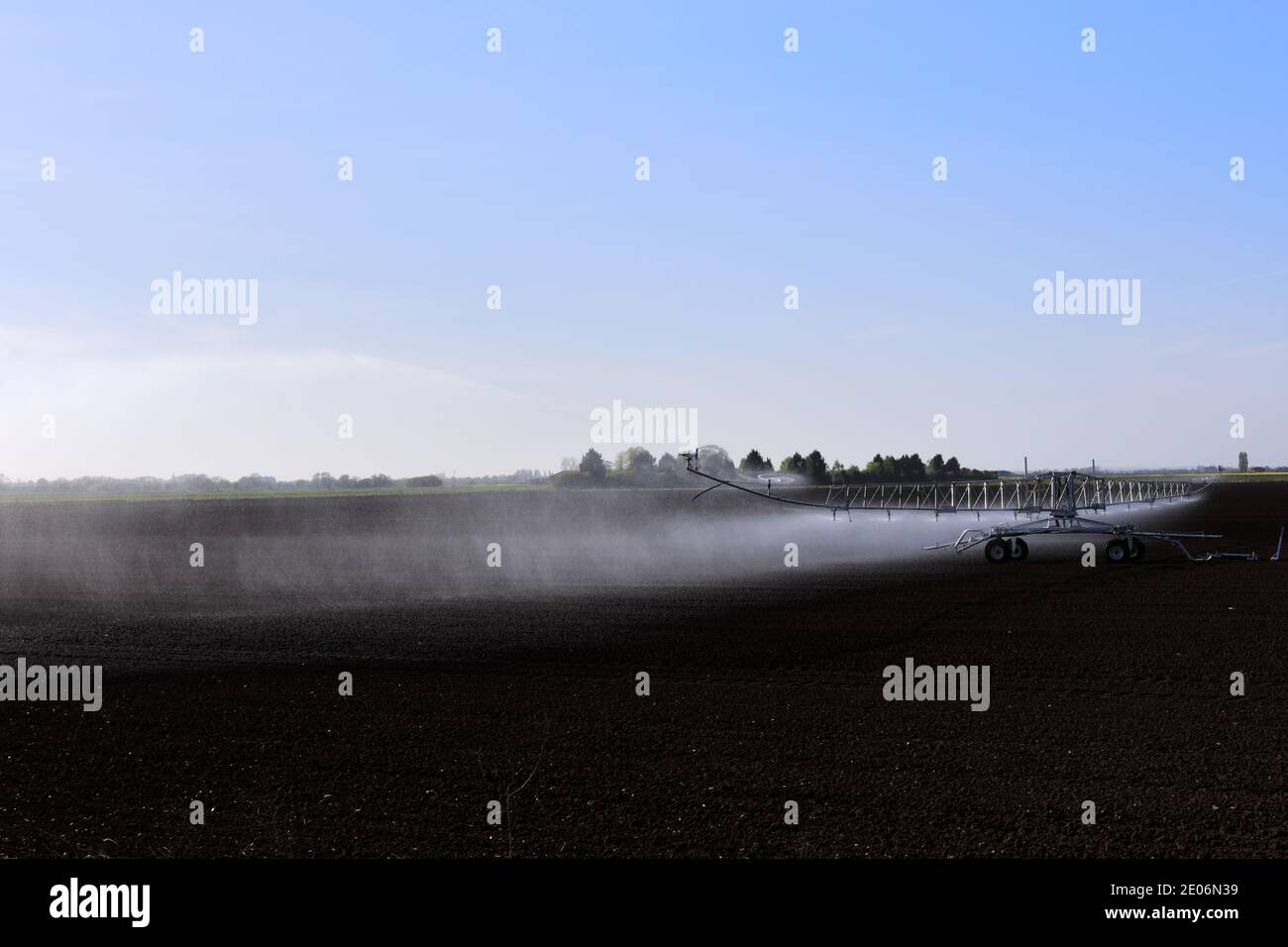 Self propelled irrigation system hi-res stock photography and images ...