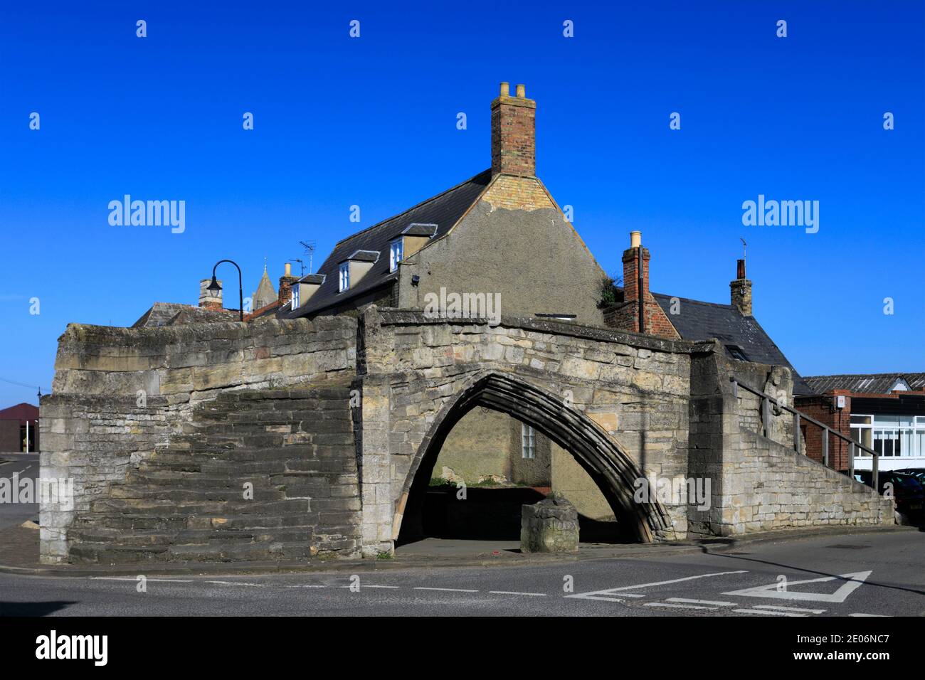 The Trinity Bridge, a 14th Century three-way stone arch bridge ...