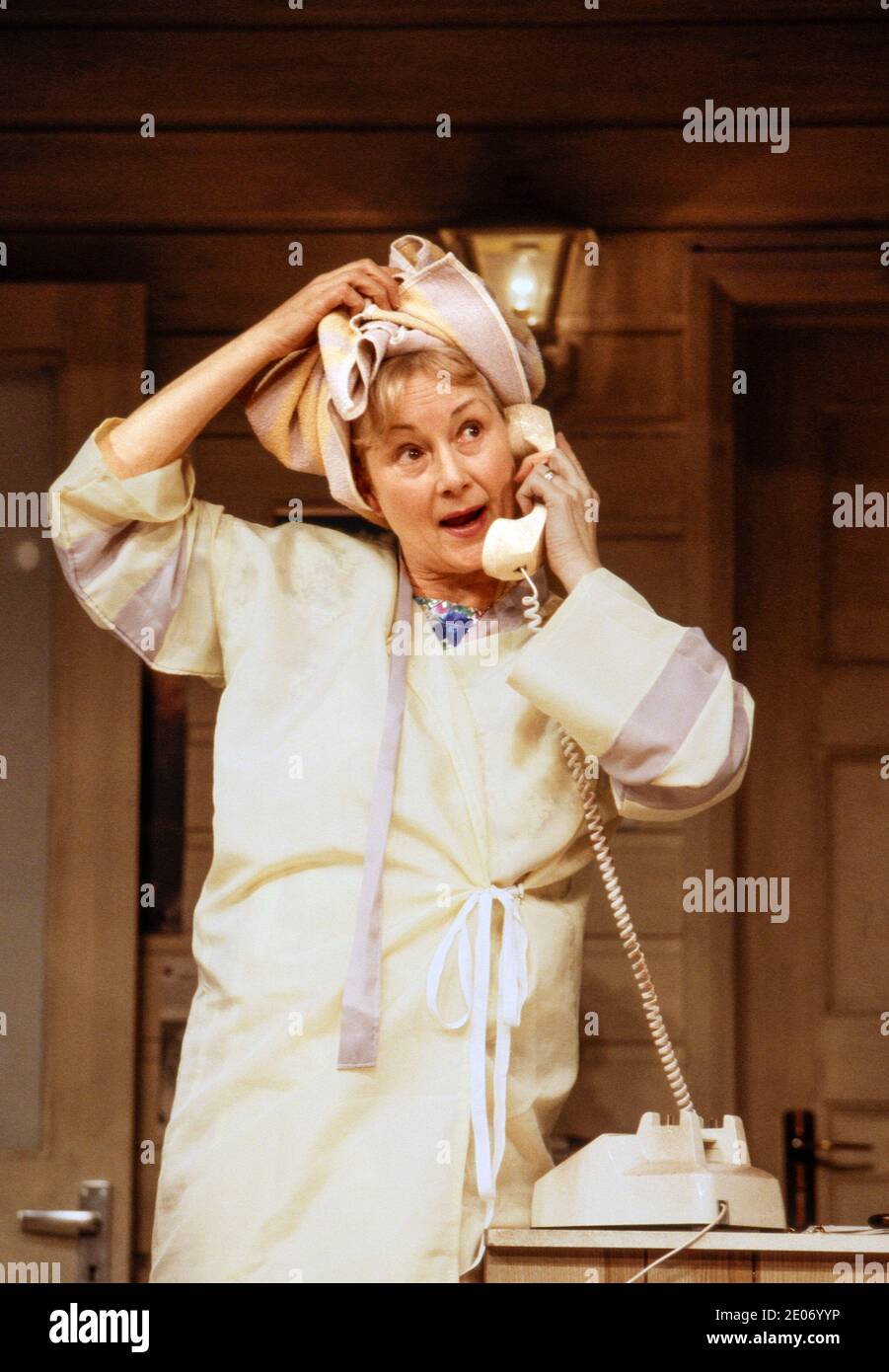 Actress julia mckenzie hi-res stock photography and images - Alamy